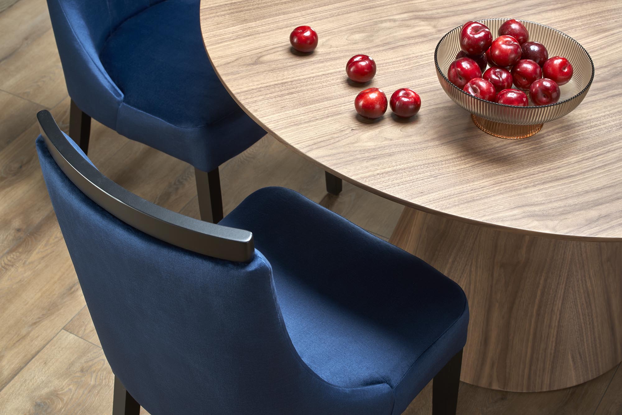 Кръгла трапезна маса Henderson - Топ Цени | Мебели Онлайн Orhideamebel.com